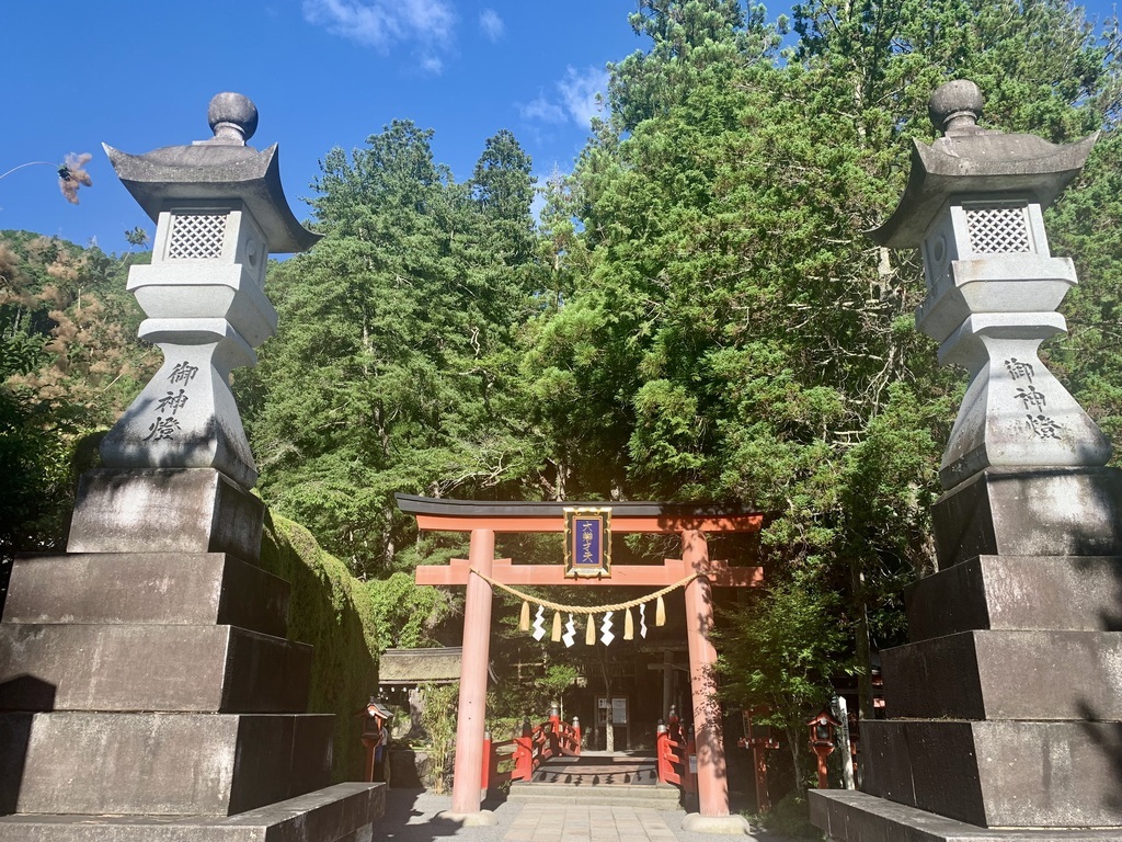 天河大辯才天社: my garden